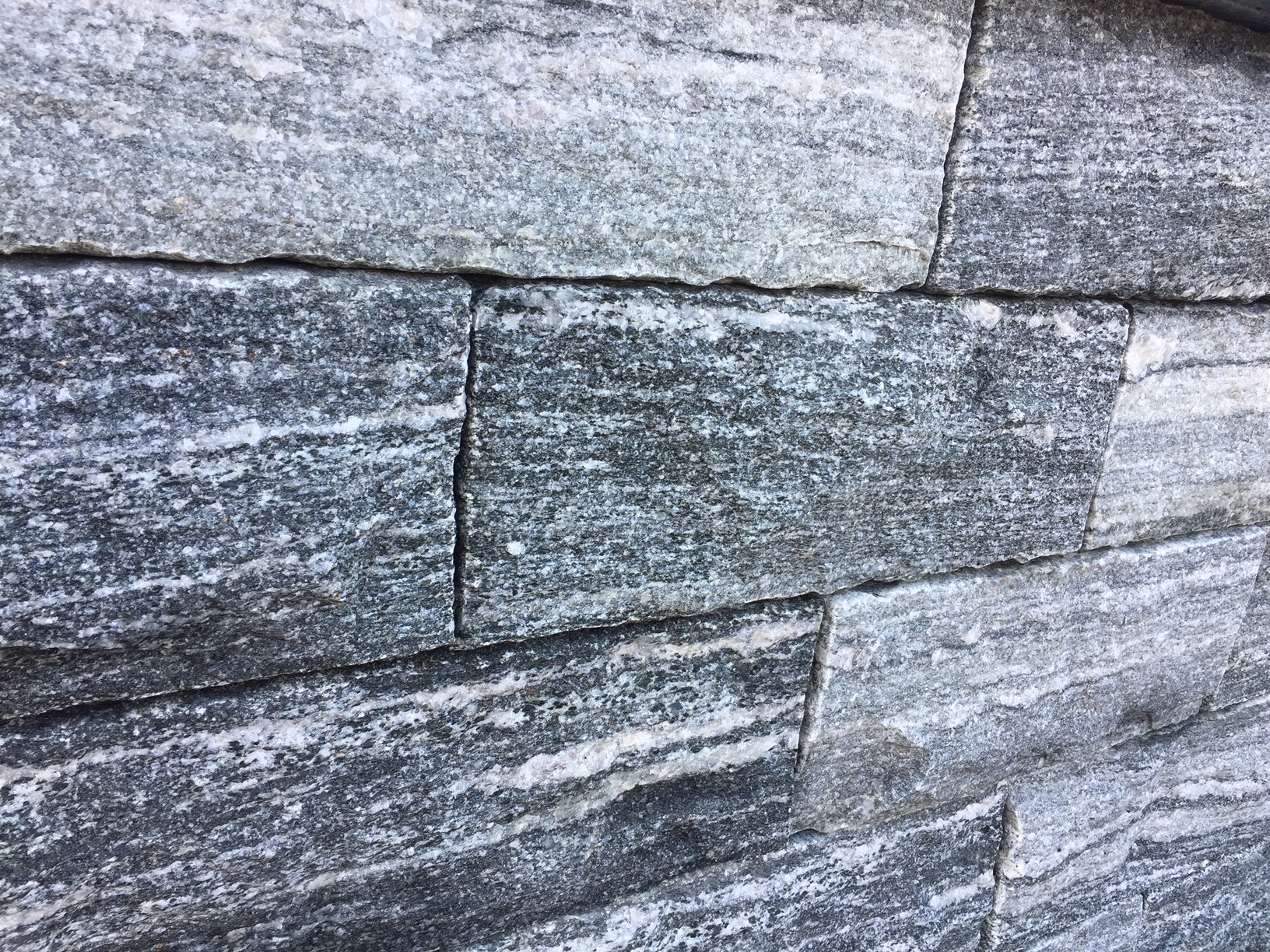 GNEIS-MAUERSTEINE 50x20x15 CM WAVE - Natursteine aus aller Welt ...
